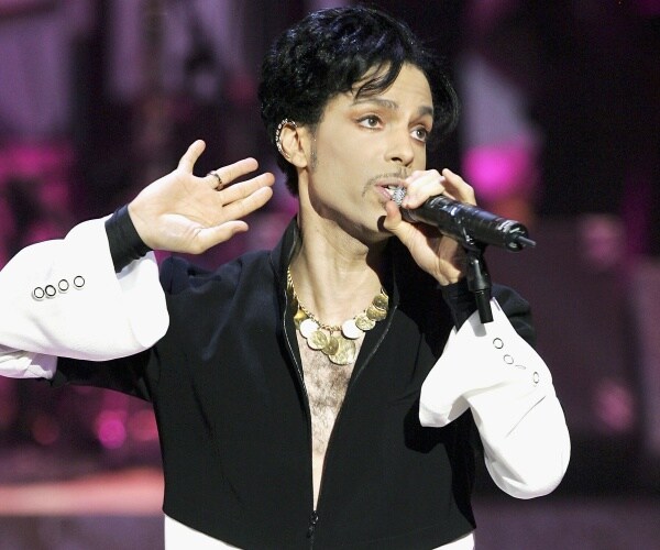 Prince's Ashes to Be Displayed Five Years After His Death | Newsmax.com