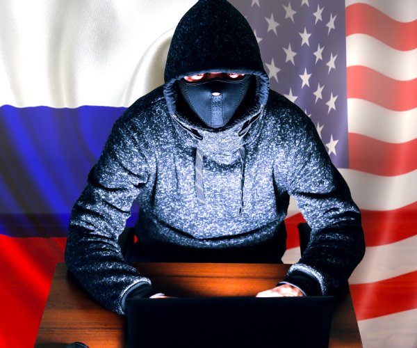 Russian Hackers Threaten DNC Website Hack as GOP 'Gift' | Newsmax.com