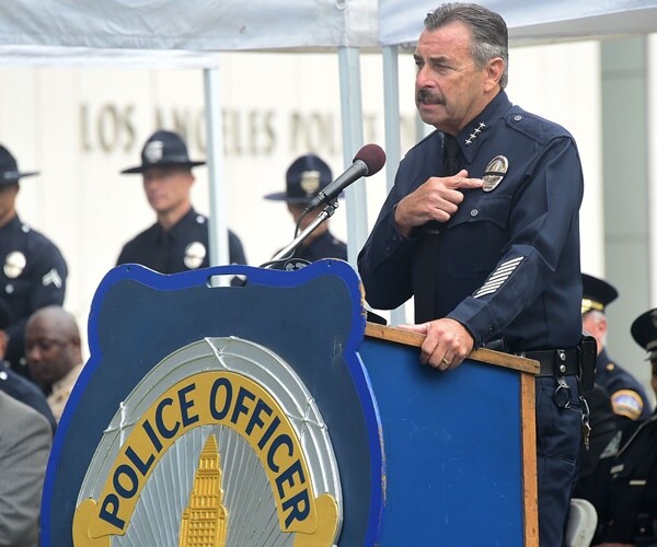 LAPD Chief: We Won't Assist Feds in Deporting Immigrants | Newsmax.com