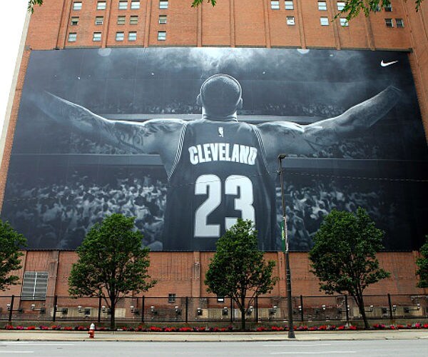 LeBron James Banner Will Remain on Building During RNC | Newsmax.com