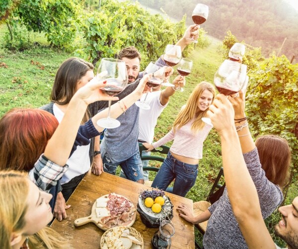 Moderate Drinking Does Not Benefit Health: Study | Newsmax.com