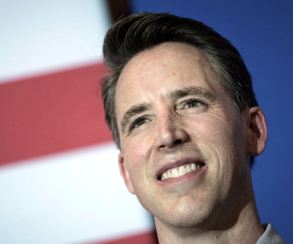 Sen. Hawley: Congress Must Stop 42M From Going Hungry | Newsmax.com