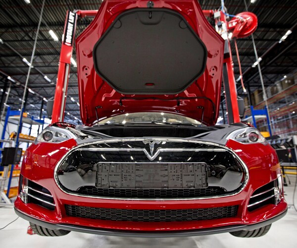 Tesla Puts Assembly Line in a Tent to Reach Model 3 Goal | Newsmax.com