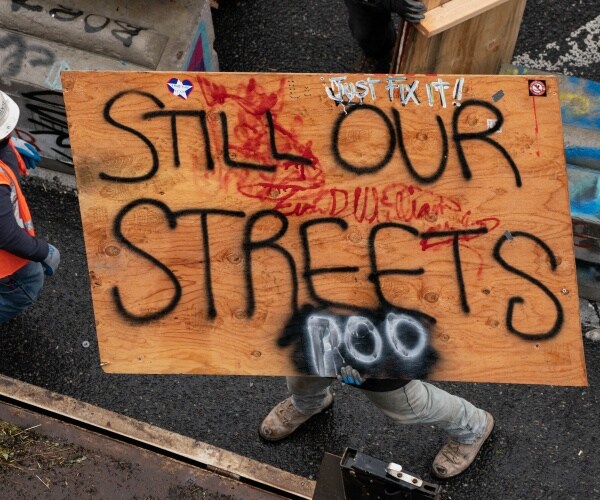 Portland Protesters Attempting to Construct Autonomous Zone | Newsmax.com