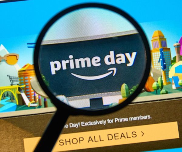 Amazon, Walmart Offer Limited-Time Holiday Deals | Newsmax.com