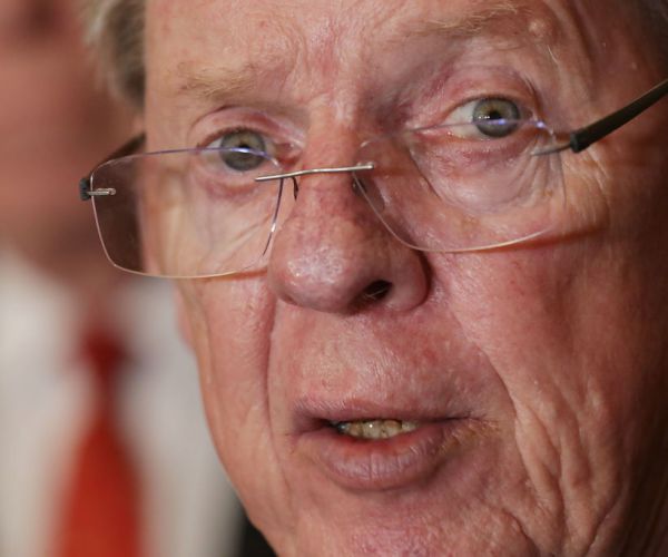 Remembering Ex-Sen. Johnny Isakson: From the Middle of The Road to ...