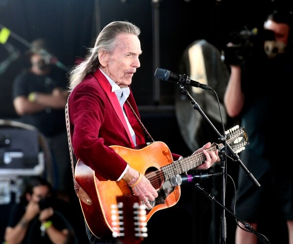 Canadian Singer-Songwriter Gordon Lightfoot Dies at 84 | Newsmax.com
