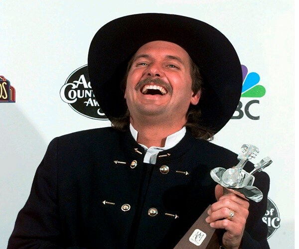 Country Music Singer Jeff Carson Dies in Tennessee | Newsmax.com