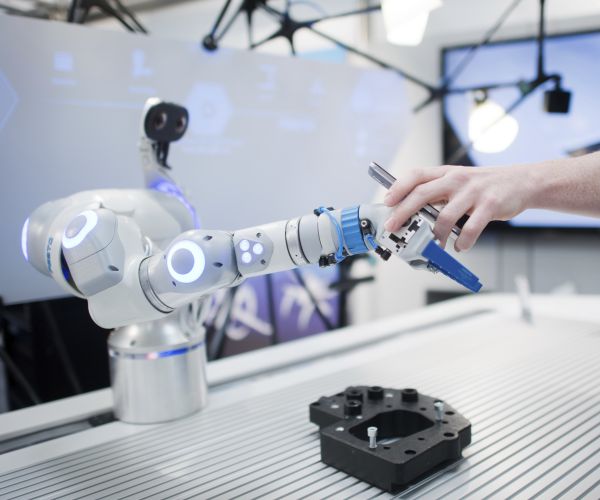 High-Performing Robots Stress Out Humans | Newsmax.com