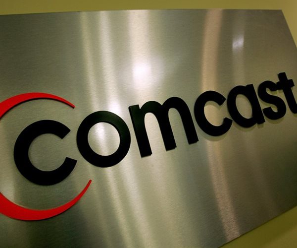 Comcast, Starlink to Connect Businesses to Satellite Network | Newsmax.com