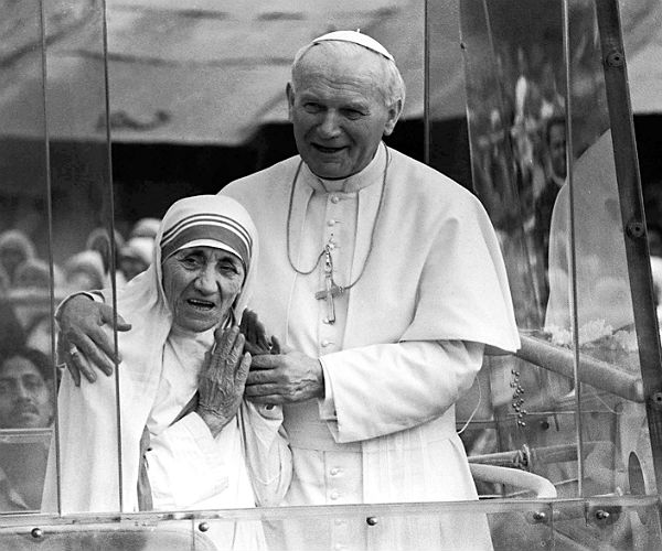 Publisher Hawks Pope John Paul II Book by Likening Him to 'Rock Star ...