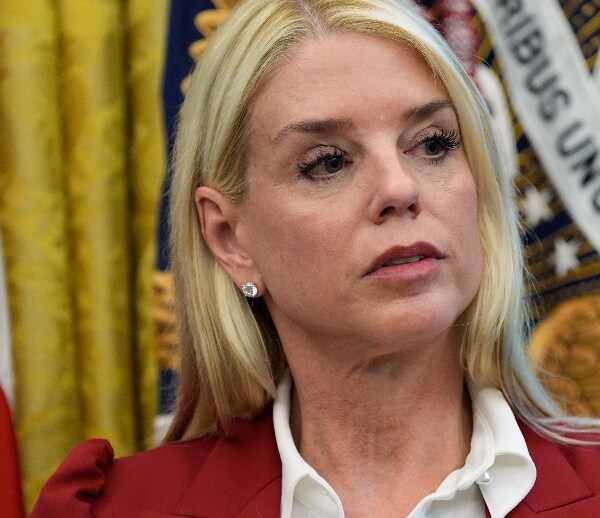 Bondi Orders Deployment of DOJ Agents to ICE Facilities | Newsmax.com