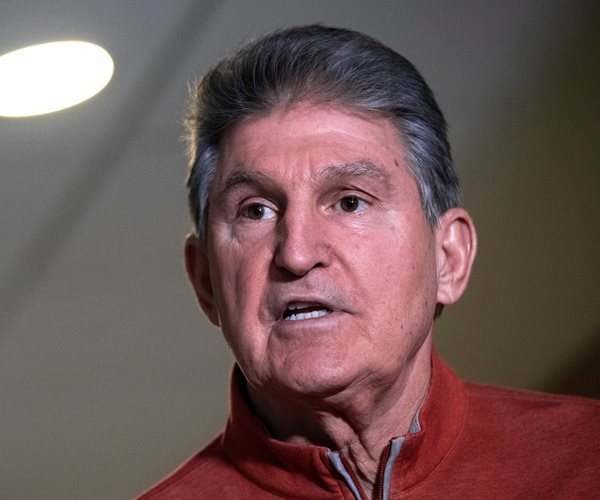 Sen. Manchin: 2-Month Tour to Determine Third-Party Run | Newsmax.com