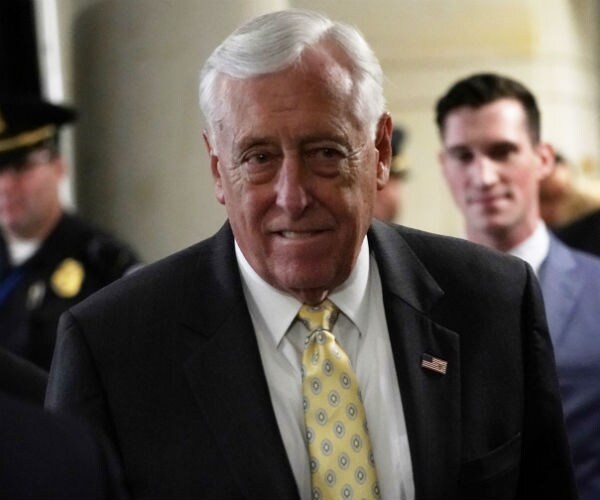 Rep. Hoyer: Lawmakers Should Resolve Funding Matters | Newsmax.com