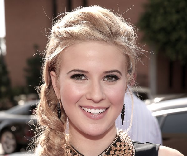 Caroline Sunshine to Newsmax: Harris Is a 'Fake Actress' | Newsmax.com