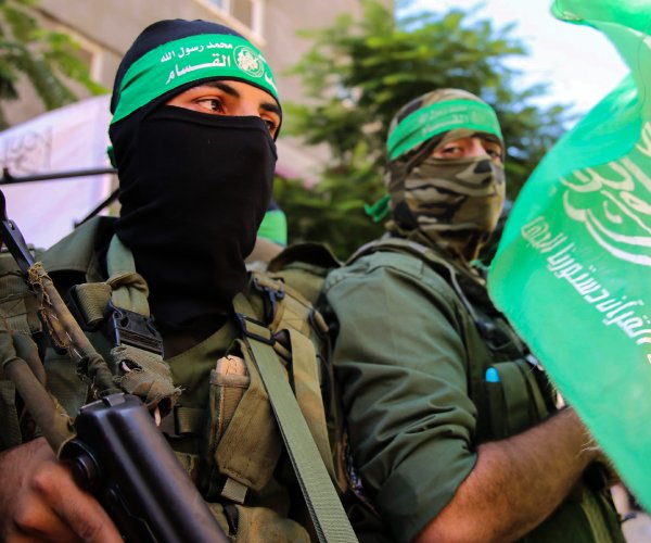 Hamas Flaunts Control of Gaza Amid Ceasefire | Newsmax.com
