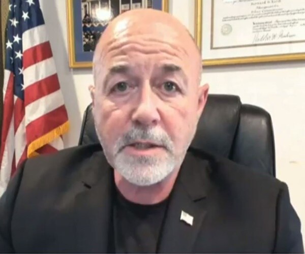 Bernie Kerik to Newsmax: Always Remember 9/11 First Responders' Bravery ...