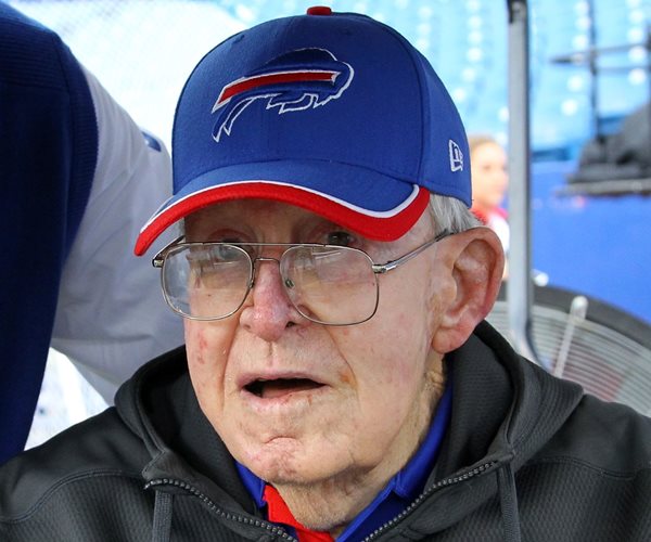 Former NFL Defensive Coach Buddy Ryan Dies at 82 | Newsmax.com