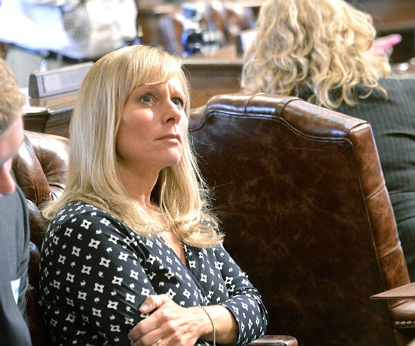 Prosecutor Won't Charge Ex-lawmaker's Husband with Extortion | Newsmax.com