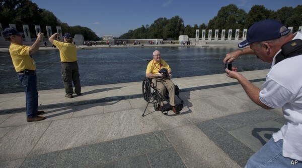 Vets Storm Shuttered WWII Memorial in Protest Over Shutdown | Newsmax.com