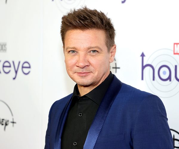 Jeremy Renner's Family Shares Health Update: He Is a Fighter | Newsmax.com