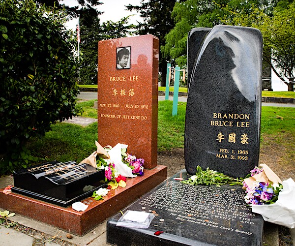 Brandon Lee's Family Remembers Late Actor 30 Years Later | Newsmax.com