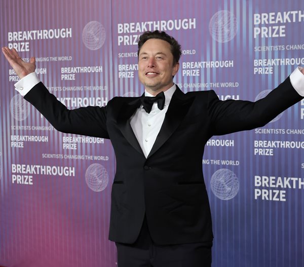 Elon Musk Thanks Tesla Shareholders for $56B Payday | Newsmax.com