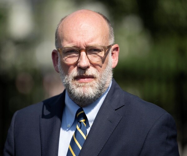 OMB Chief Spells Out Trump Feud With Fed, Won't Say What Percent Rates ...