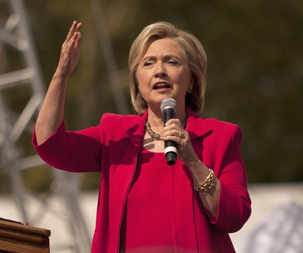 Washington Post: Clintons Paid Staffer to Maintain Email Server ...