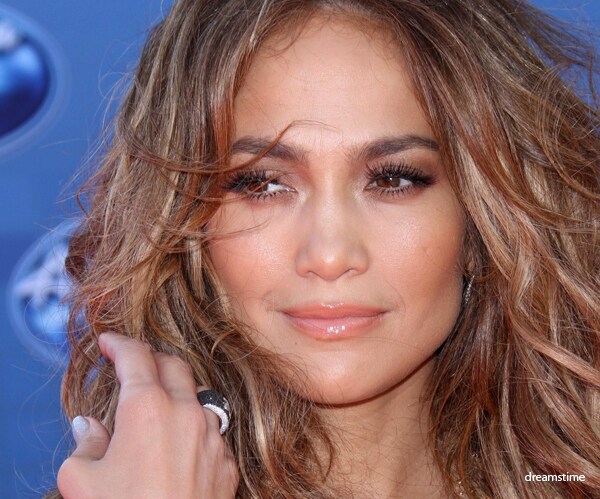 Jennifer Lopez Book: Singer Dabbles in Writing With Upcoming Memoir ...