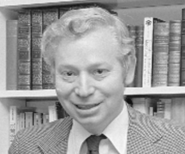 Nobel Prize-winning Physicist Steven Weinberg Dies at 88 | Newsmax.com