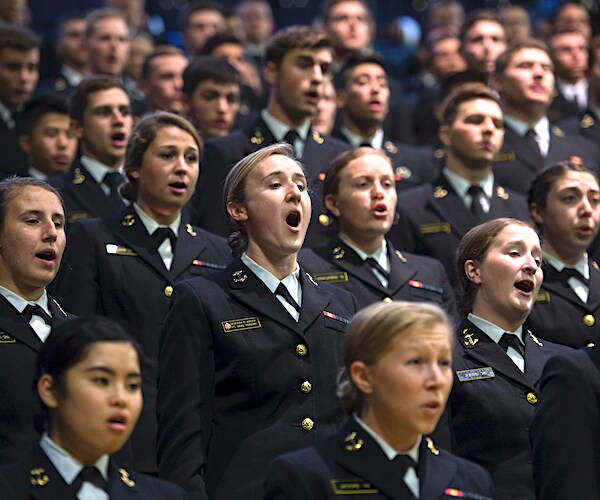 Females Allowed to Apply to Become Submariners Continuously | Newsmax.com