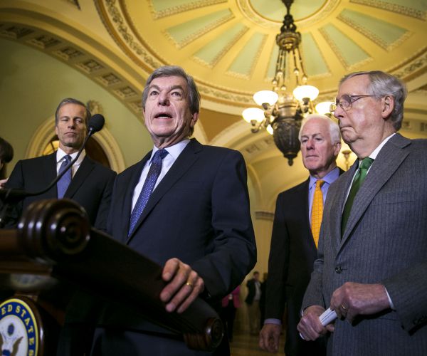 True Conservative Leaders Look More Like Blunt Than Bannon | Newsmax.com