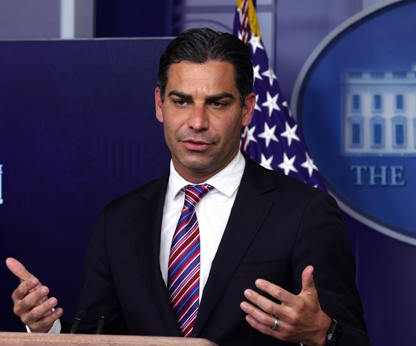 Trump Gets Endorsement From Miami Mayor Suarez | Newsmax.com