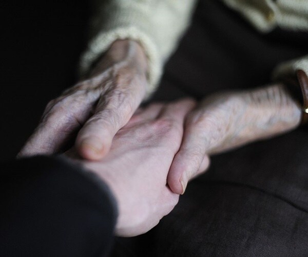 People Suffering From 'Skin Hunger' After Not Touching for Months ...