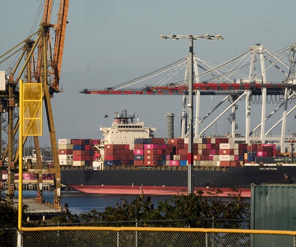 US Customs Revenue Exceeds $100B, Thanks to Tariffs | Newsmax.com