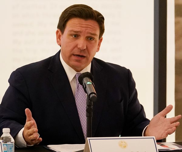 DeSantis Says He 'Can't' Confirm Reports of Migrant Plane to Delaware ...