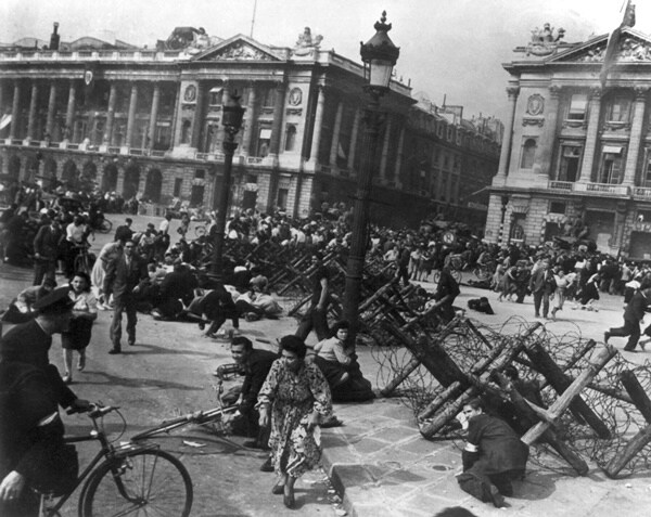 AP Was There: Allied Forces Liberate Paris from Nazis | Newsmax.com