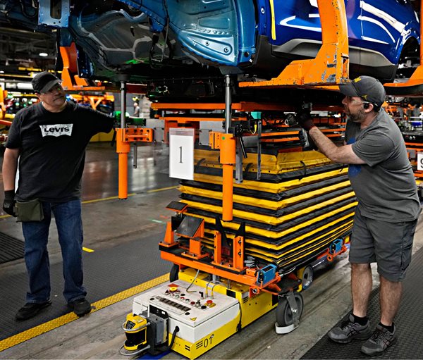 Economy Grew at a Solid 3% Rate in Q2 | Newsmax.com