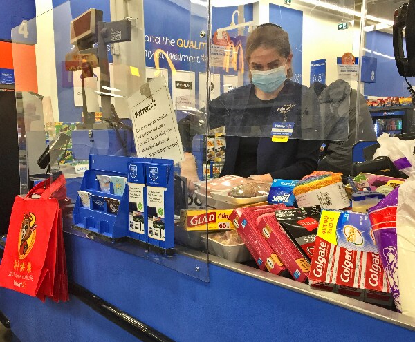Walmart No Longer Requires Masks for Vaccinated US Workers | Newsmax.com