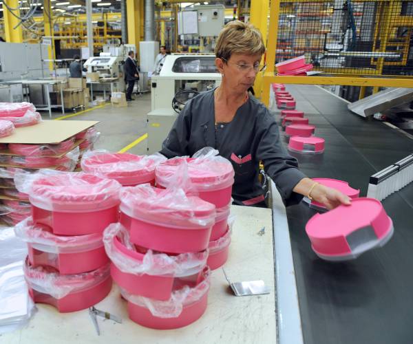 Tupperware Closing Its Last US Based Factory | Newsmax.com