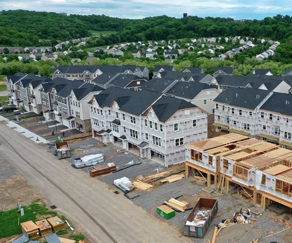 US Single-Family Housing Starts Tumble | Newsmax.com