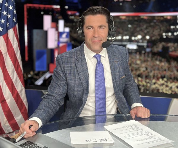 Rob Schmitt Show Beats CNN in Ratings | Newsmax.com