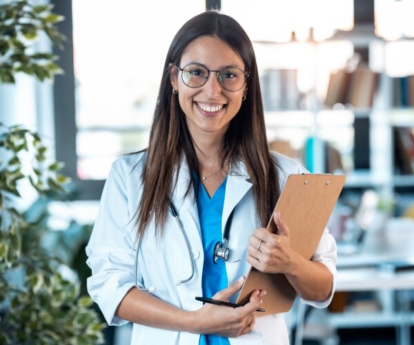 How Doctors Stay Healthy During the Holidays | Newsmax.com