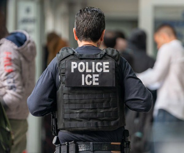 Group Wants Probe of ICE Contract | Newsmax.com