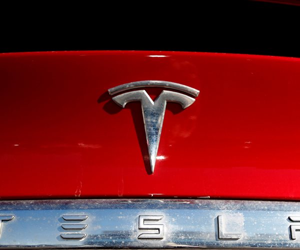 Wrongful Death Suit Filed in Tesla Autopilot Crash | Newsmax.com
