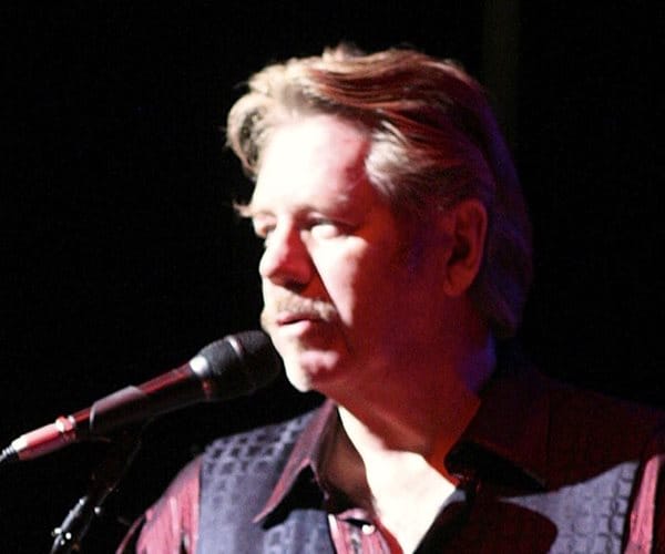 Wife Says Singer and Band Leader Dan Hicks Dies at Age 74 | Newsmax.com