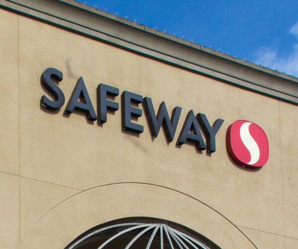 Safeway Fire Destroys Phoenix Supermarket, But No One Hurt | Newsmax.com