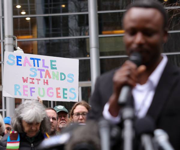 9th Circuit Partially Lifts Block on Trump Refugee Order | Newsmax.com