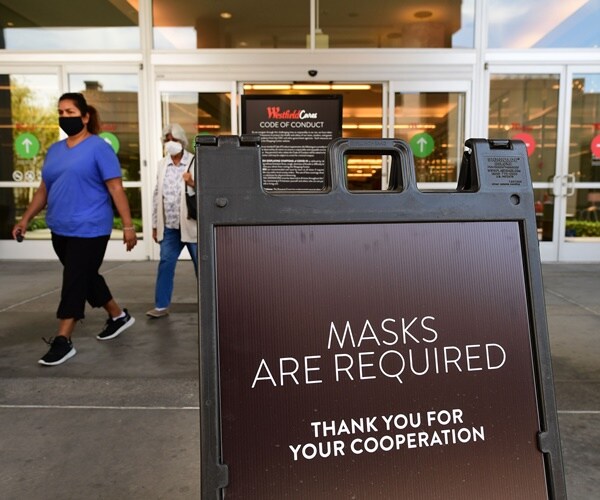 Trump Prefers Local Officials Decide If Face Masks Mandatory | Newsmax.com